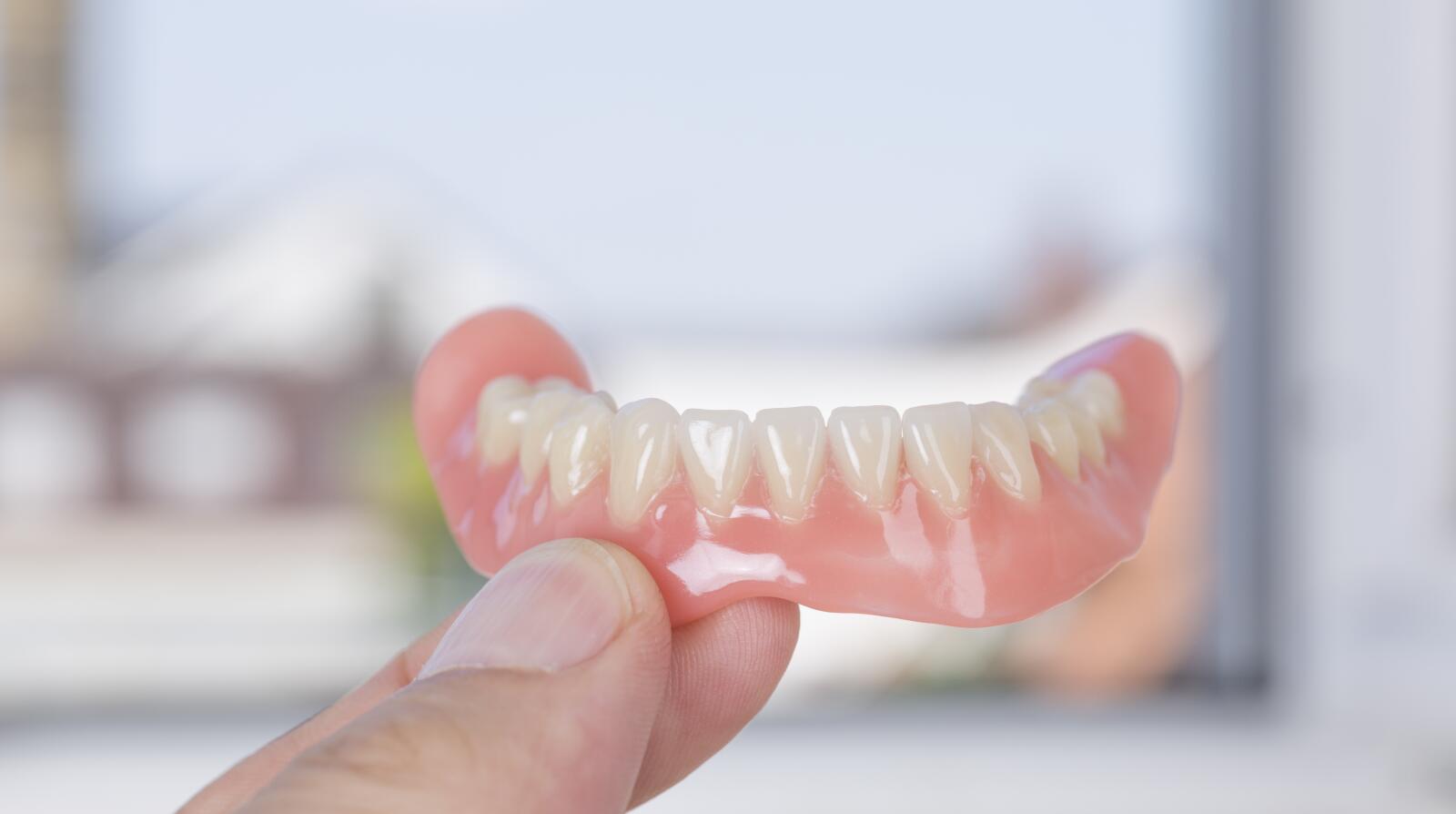 Artificial Teeth: 6 Things to Know | Artificial Teeth Options