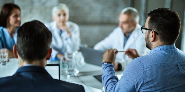 9 Volunteer Opportunities for Doctors