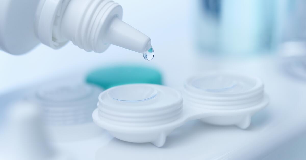 Dry Eyes and Contact Lenses: Do's and Don'ts