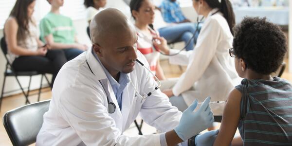 9 Volunteer Opportunities for Doctors