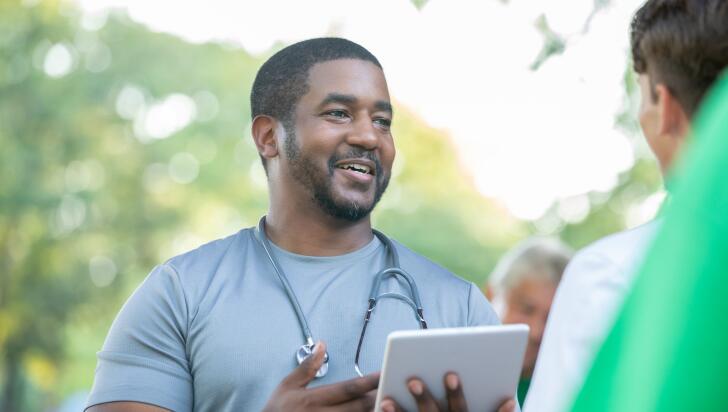 9 Volunteer Opportunities for Doctors