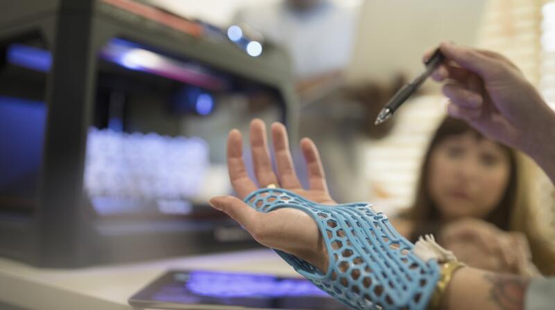 Coping With an Arm Cast | Tips for Arm Cast Covers & Shower Protectors