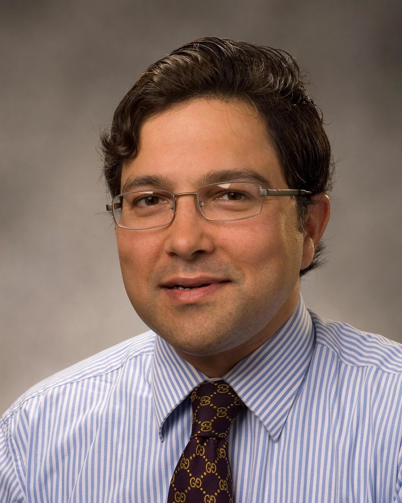Dr. Waseem Khan, MD – Rheumatologist for Arthritis in Duluth, MN