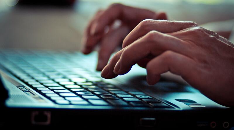 8 Self-Care Tips for Carpal Tunnel Home Treatment