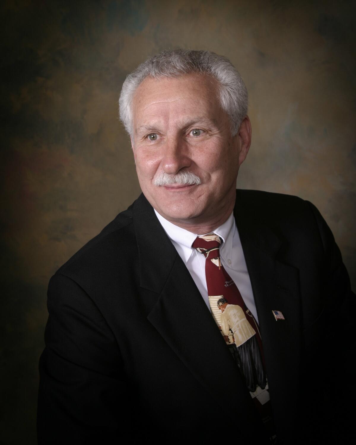 Dr. Larry Cordell, MD is an Orthopedic Surgeon in Kansas City, KS ...