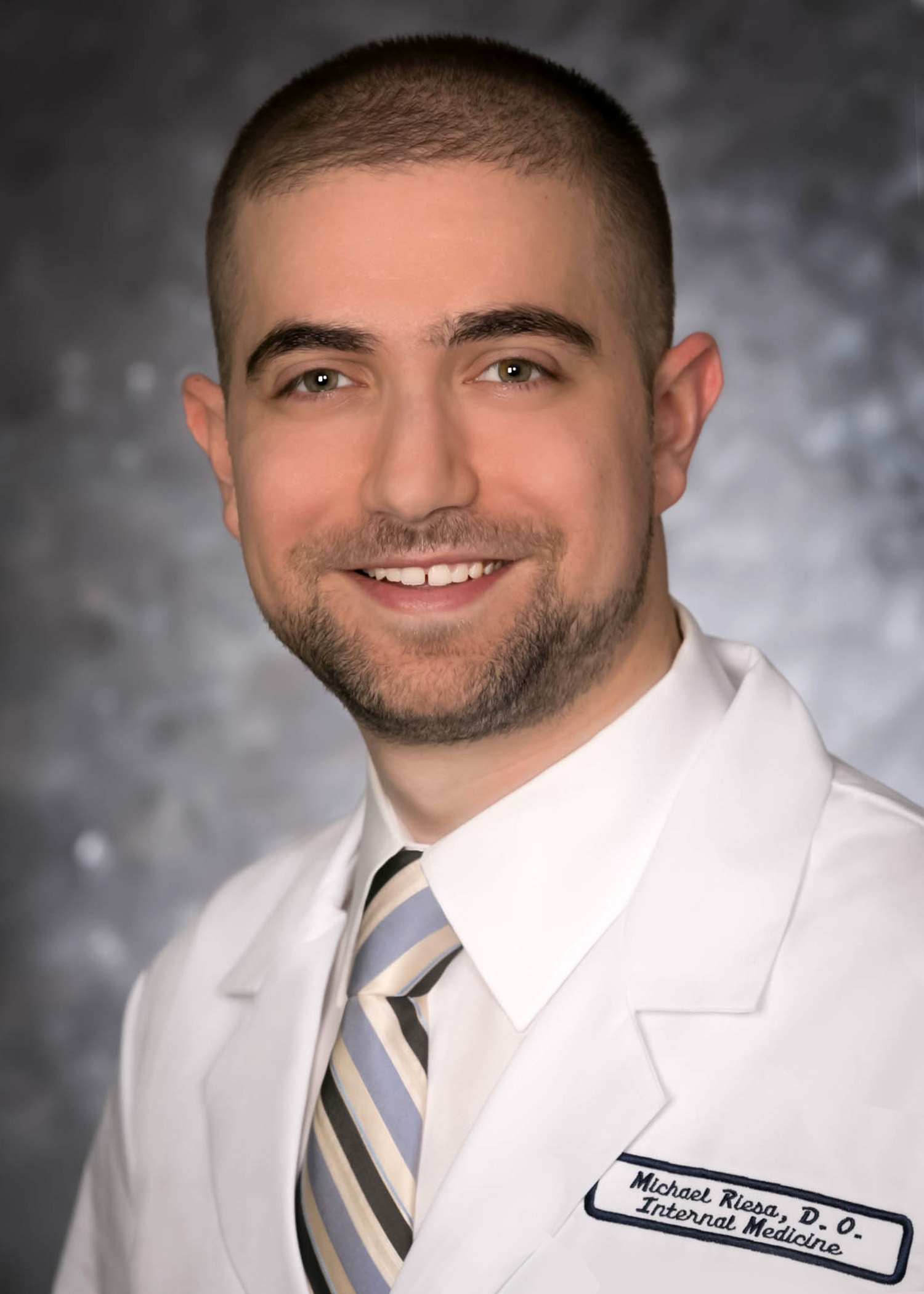 Dr. Michael Riesa, DO | Hospital Medicine in Abington, PA | Healthline ...