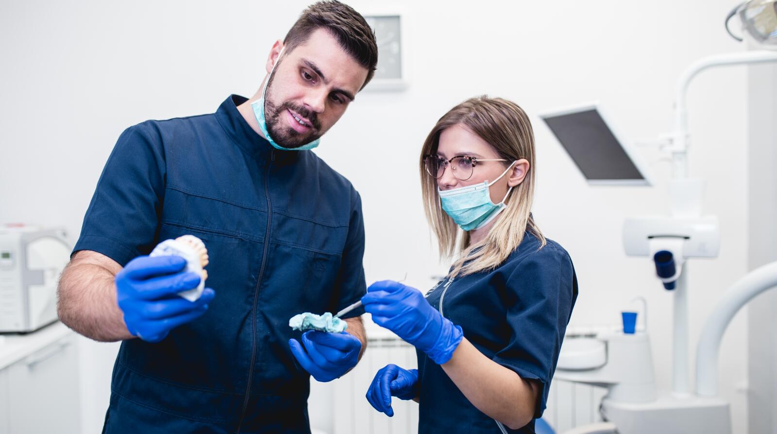 Artificial Teeth: 6 Things to Know | Artificial Teeth Options