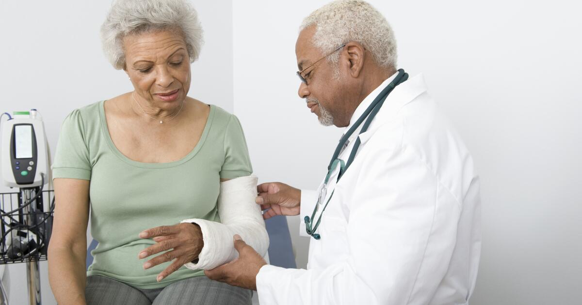 Broken Arm: Symptoms, Causes, Risk Factors & Treatment
