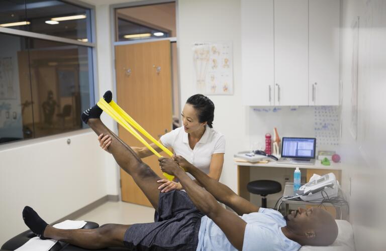 Runner's Knee Treatment Options: Strength Exercises & Physical Therapy