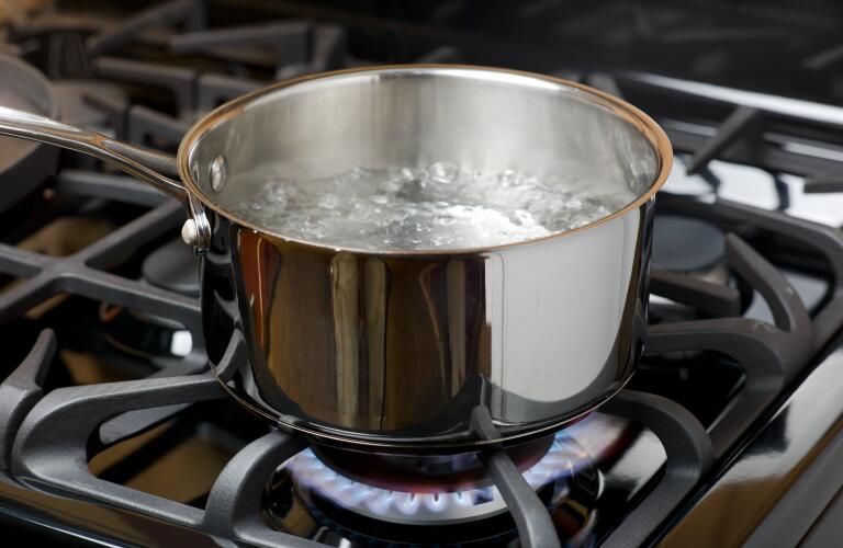 how to boil water during hurricane