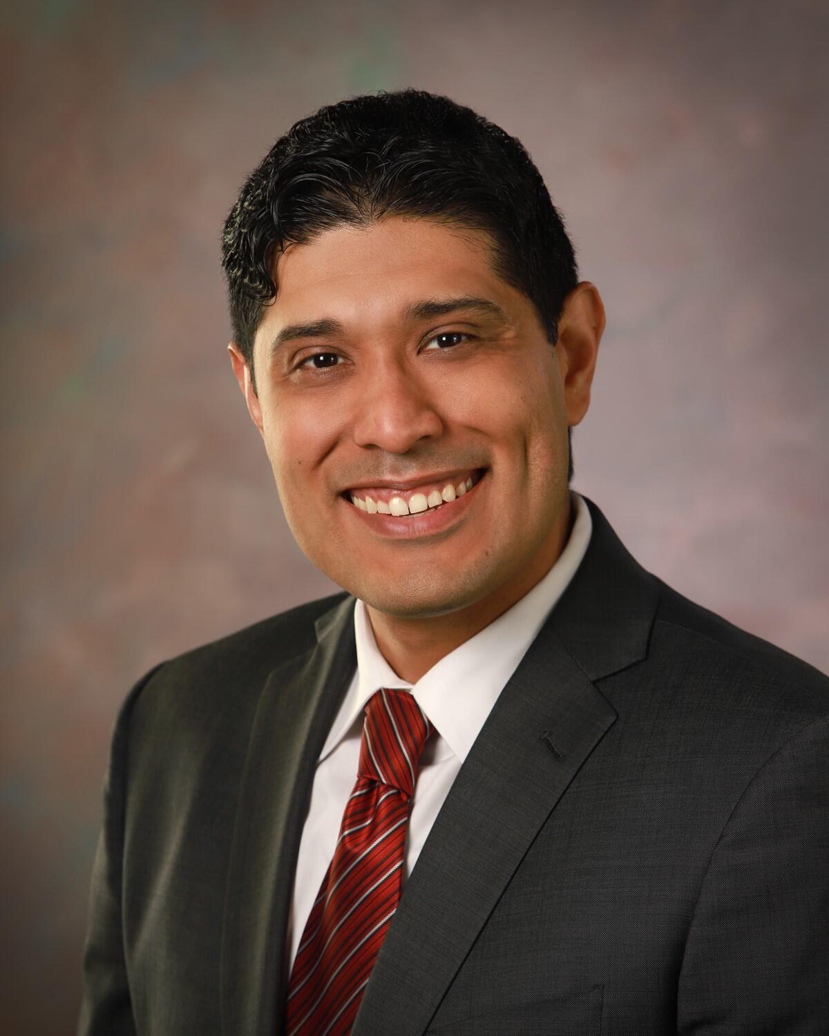 Dr. Abram Albizo, MD – Internist for Asphyxia and Hypoxemia in Appleton, WI