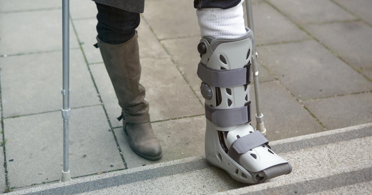 Broken Foot - Symptoms, Causes, Treatments