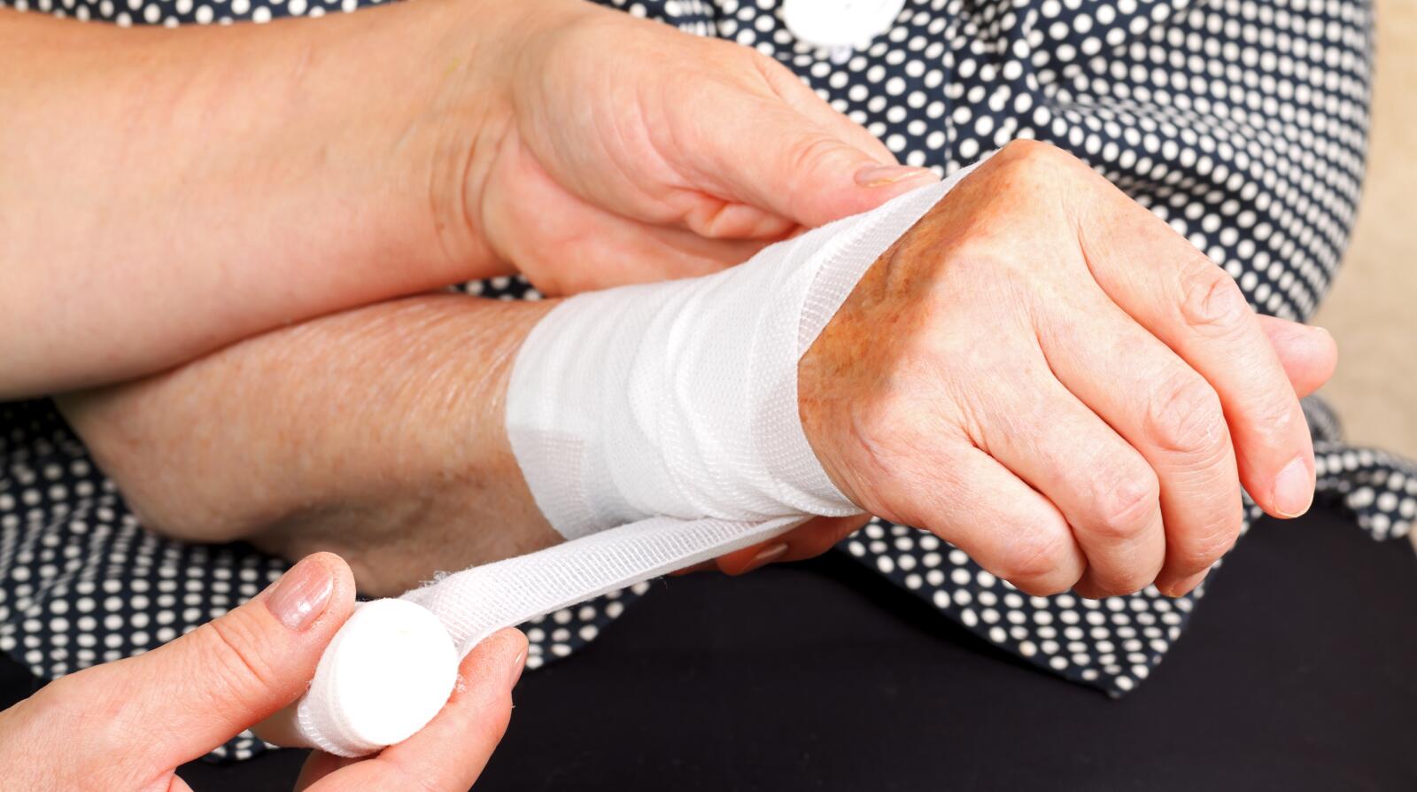 Why Does My Wrist Hurt? | Common Wrist Pain Causes