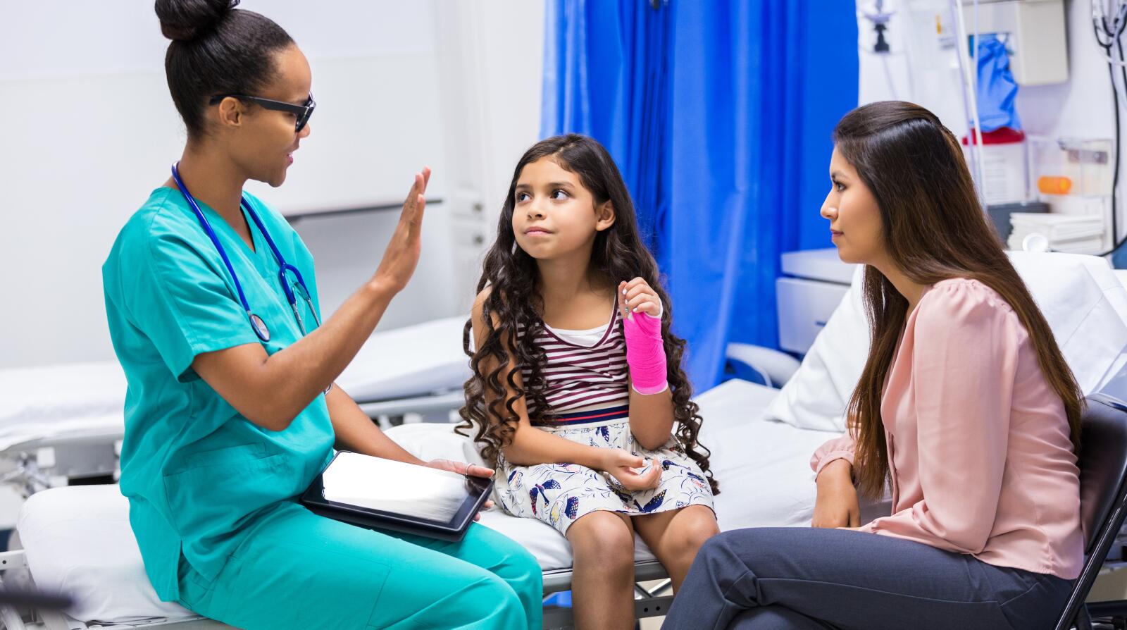 Coping With an Arm Cast | Tips for Arm Cast Covers & Shower Protectors