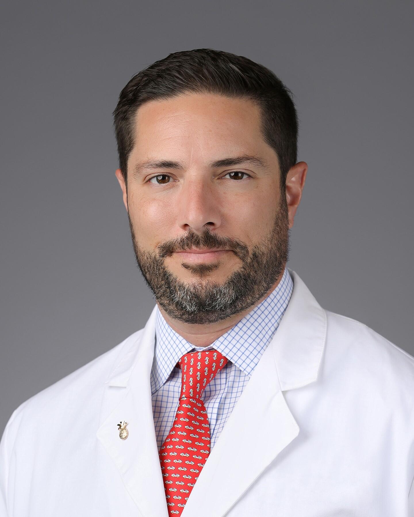 Dr. Michael Gomez, MD – Neurosurgeon for Back Pain in South Miami, FL