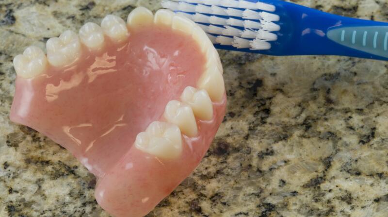 9 Tips for Denture Wearers