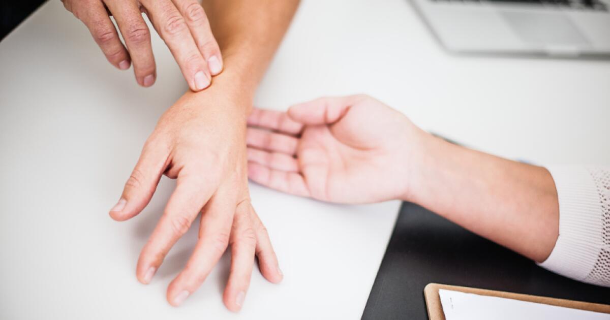 Wrist Pain - Symptoms, Causes, Treatments