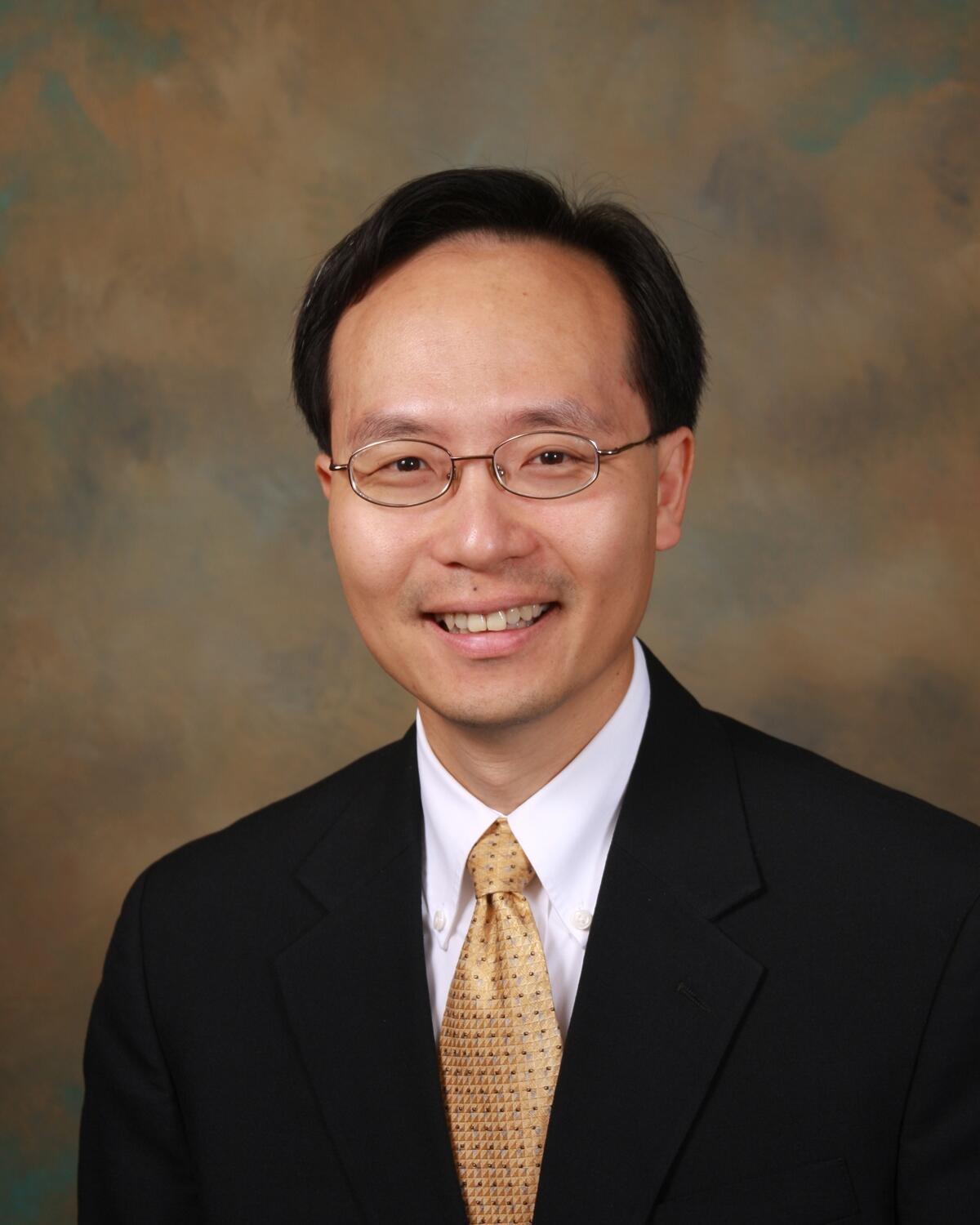 Dr. Larry Chiang, MD – Internist for Constipation in Escondido, CA