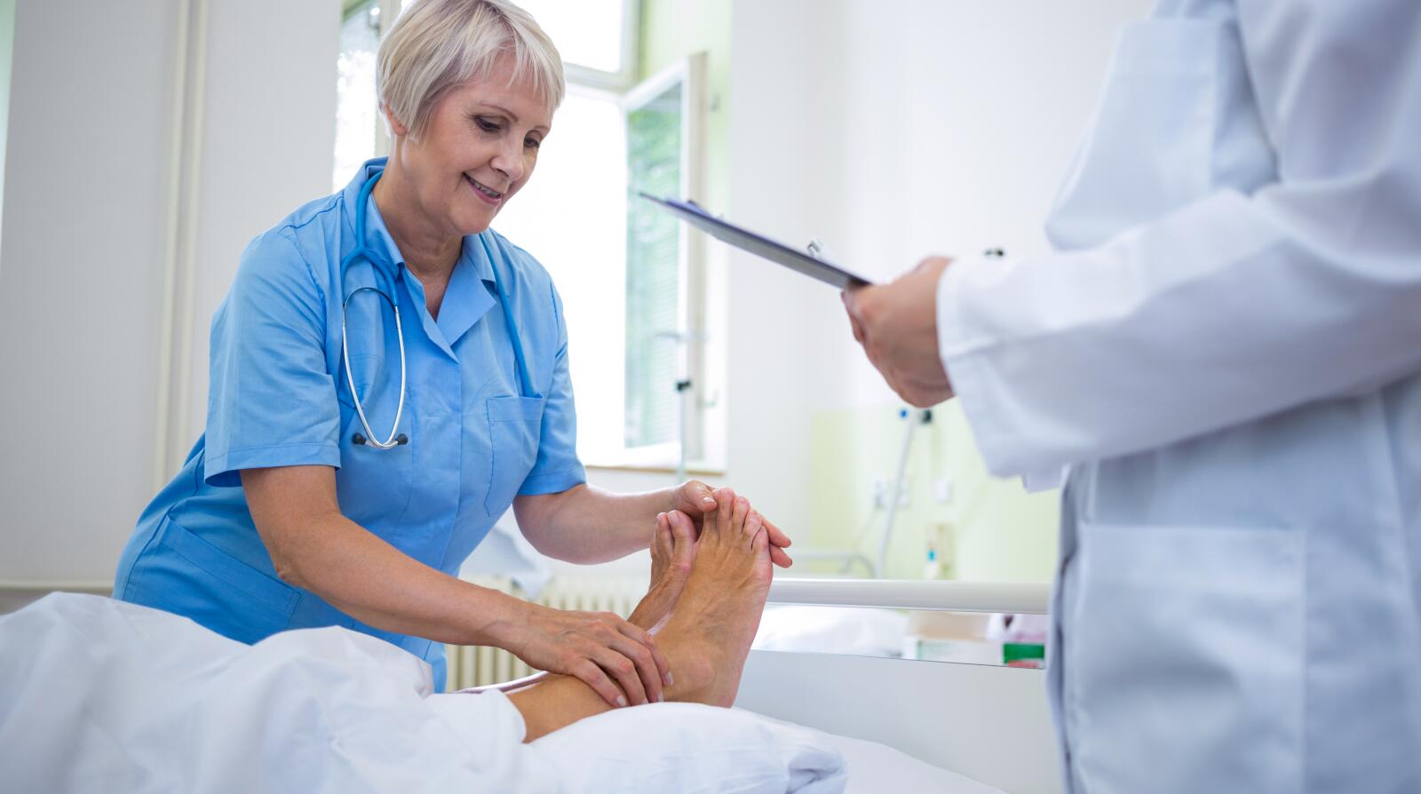 7 Tips for Recovering from a Broken or Dislocated Foot
