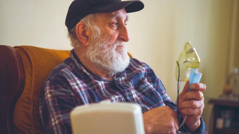 Emphysema: 9 Things to Know | Emphysema Symptoms & Treatment