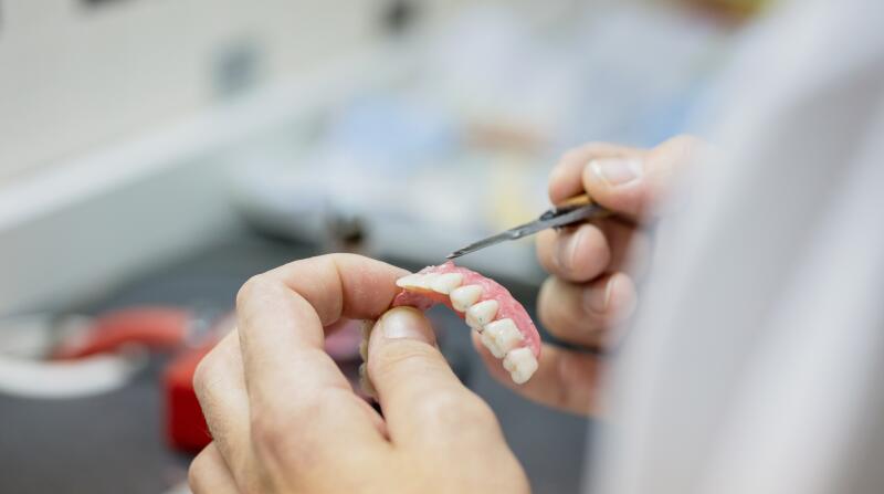 Artificial Teeth: 6 Things to Know | Artificial Teeth Options