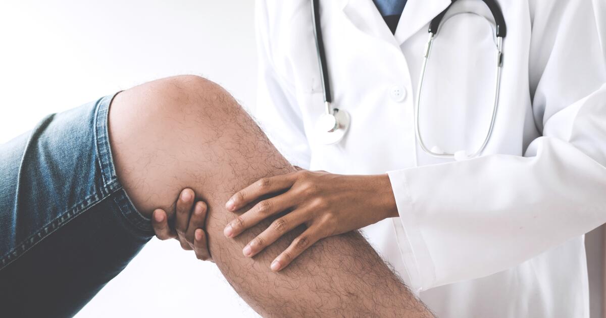 Genuphobia (Fear of Knees): Causes, Symptoms & Treatments