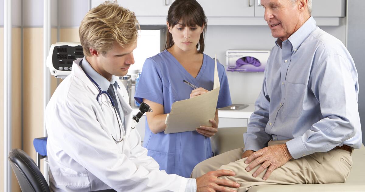 Dislocated Knee: Symptoms, Causes, Treatments & Recovery