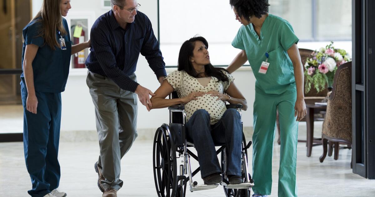 What to Expect at the Hospital During Labor and Delivery | Epidurals