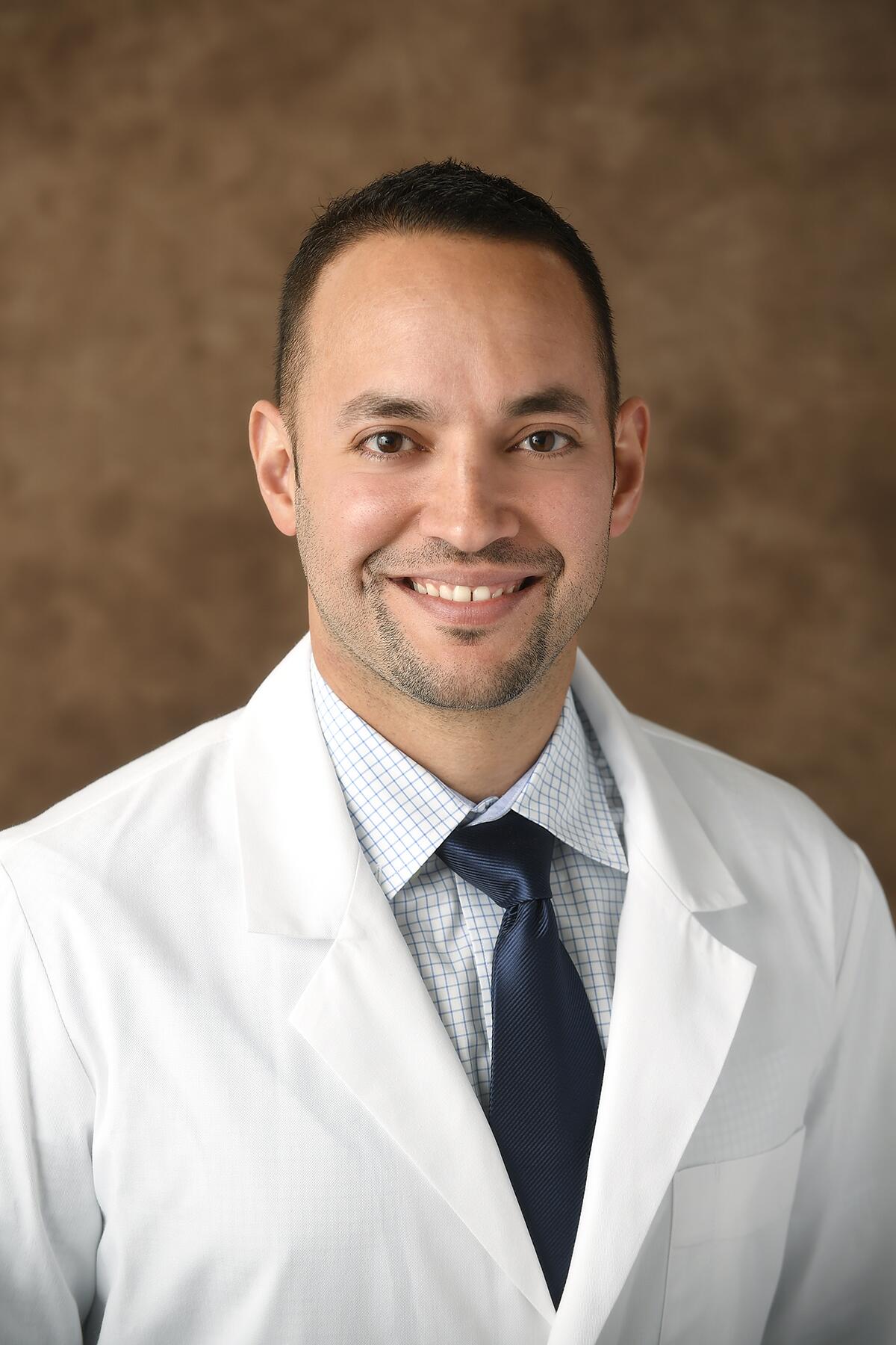 Dr. Raul Badillo, MD – Gastroenterologist for Abdominal Pain in Orlando, FL