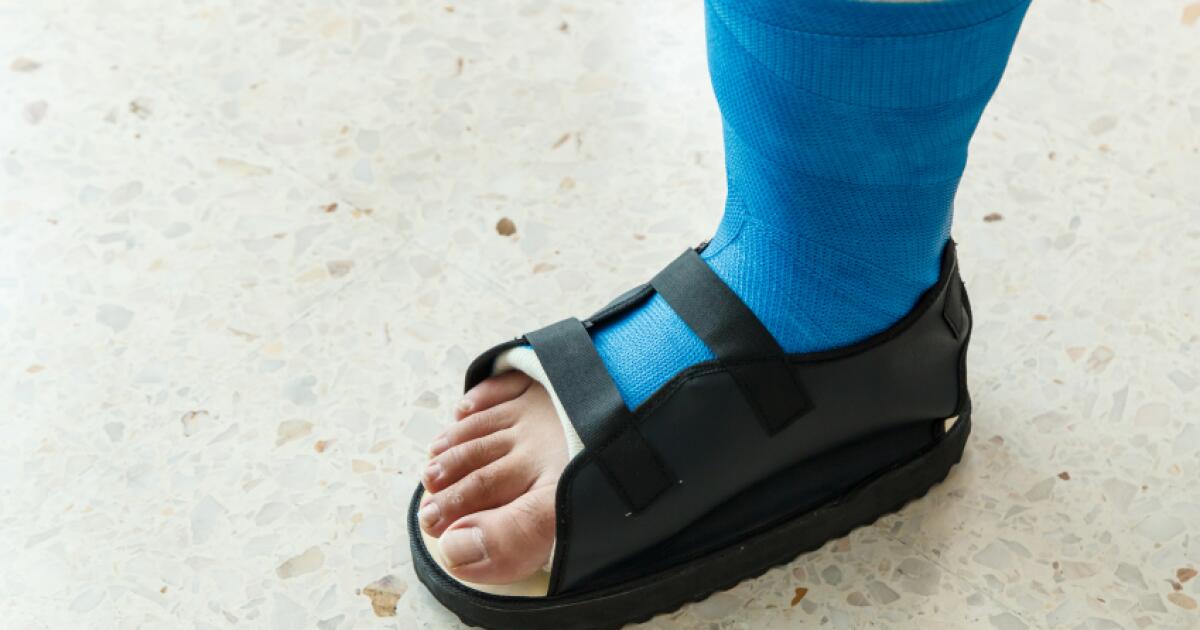 7 Tips for Recovering from a Broken or Dislocated Foot